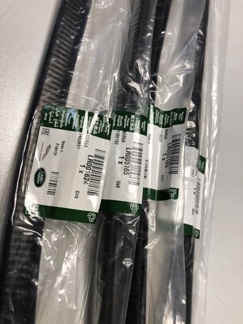 LR005165 ЗАЩИТА КРОМОК ЗАД.БОК. ПАНЕЛИ Jaguar Land Rover | Запчасти на ...