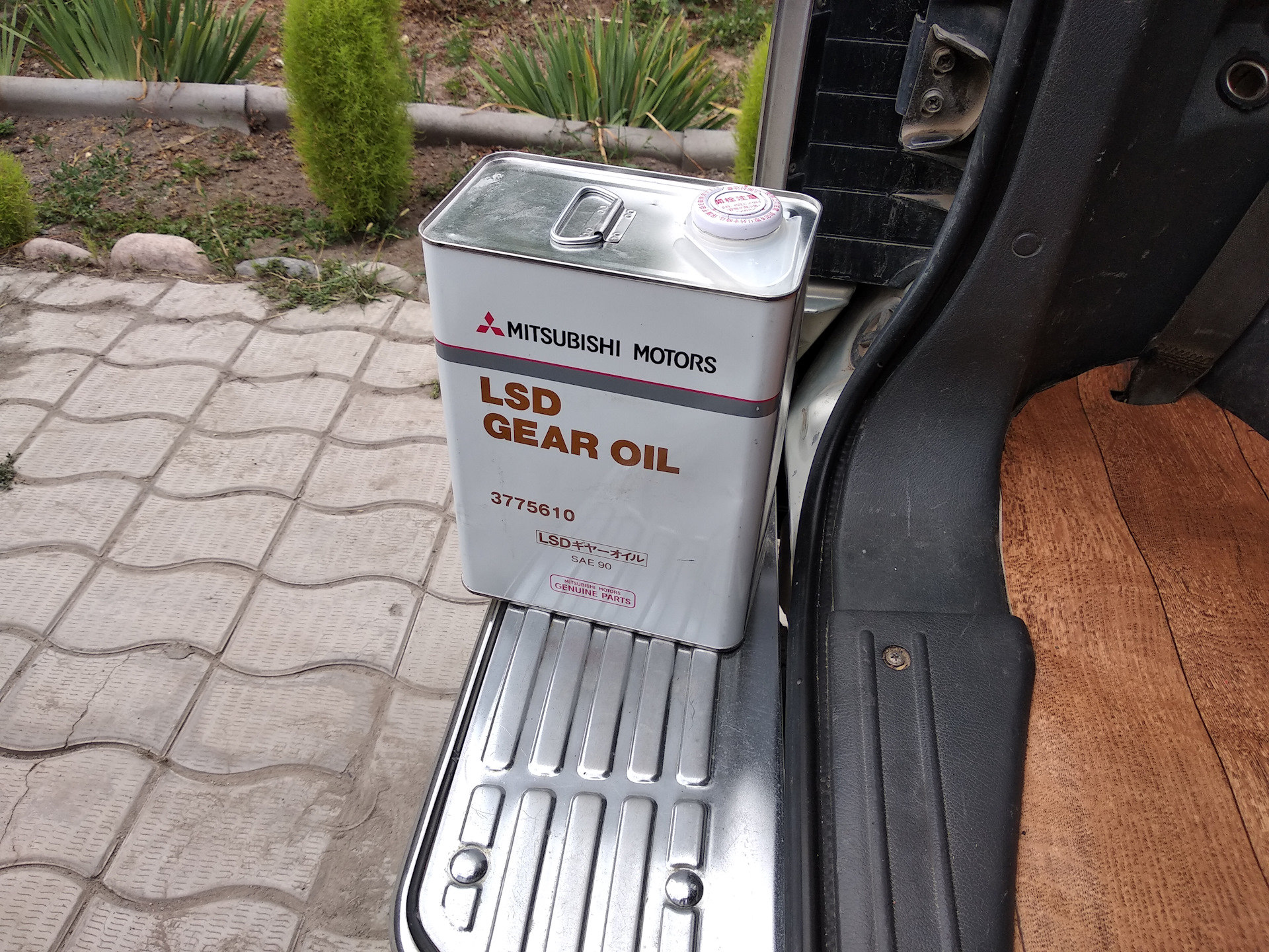 Замена масла в редукторе заднего моста — Mitsubishi Pajero (2G), 2,8 л ...