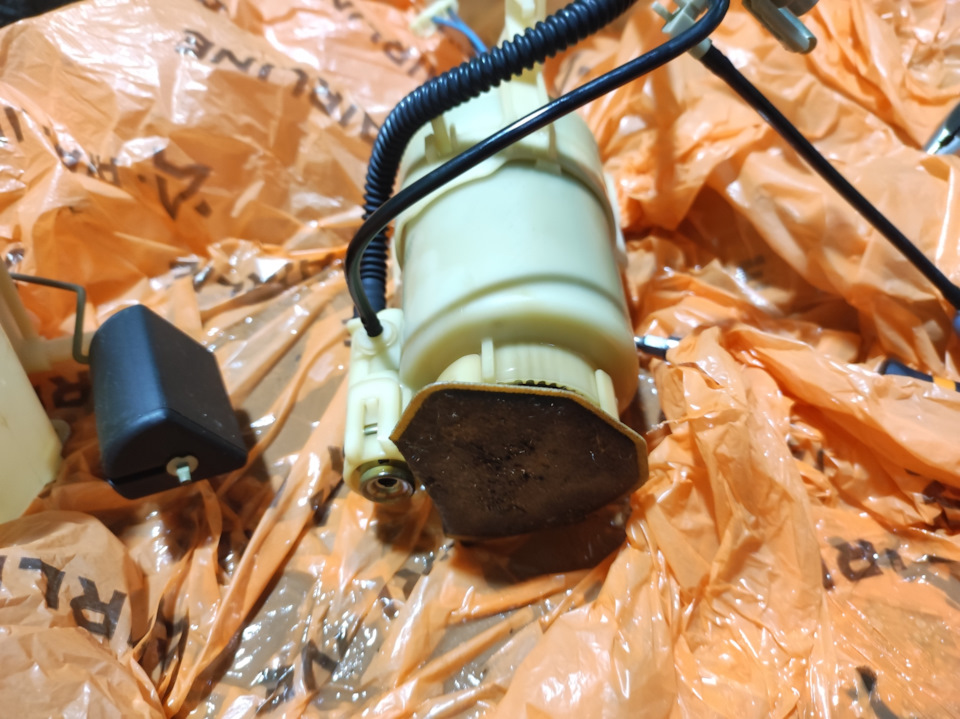 Шок контент. Первая замена топливного фильтра за 234 тысячи километров ...