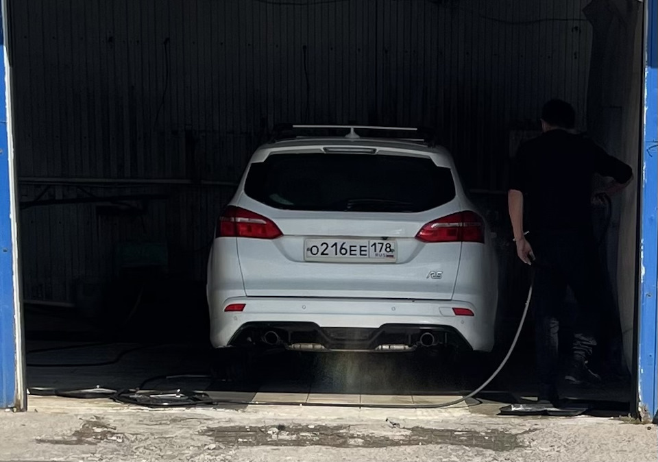 Задний подстаканник Ниссан Тиида — Ford Focus Wagon III, 1,6 л, 2013 ...