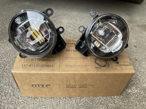 812200D042 ФАРА ПТФ (L) TOYOTA CAMRY с лампочкой в сборе TOYOTA LEXUS ...