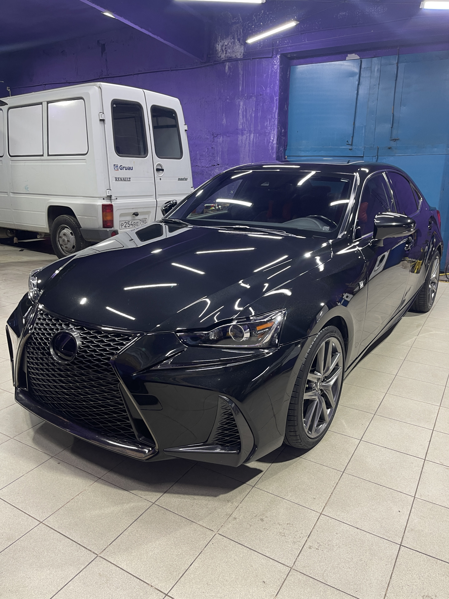 Lexus IS — BMW 3 series (F30), 2 л, 2017 года | просто так | DRIVE2