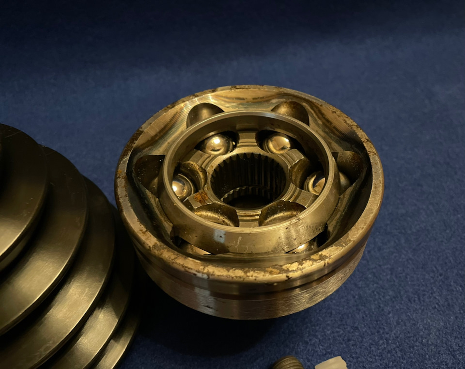 Шрус наружный GKN Audi A4, A5, A6, A7, A8 2008 на Audi A4 (B8), Audi A5 ...