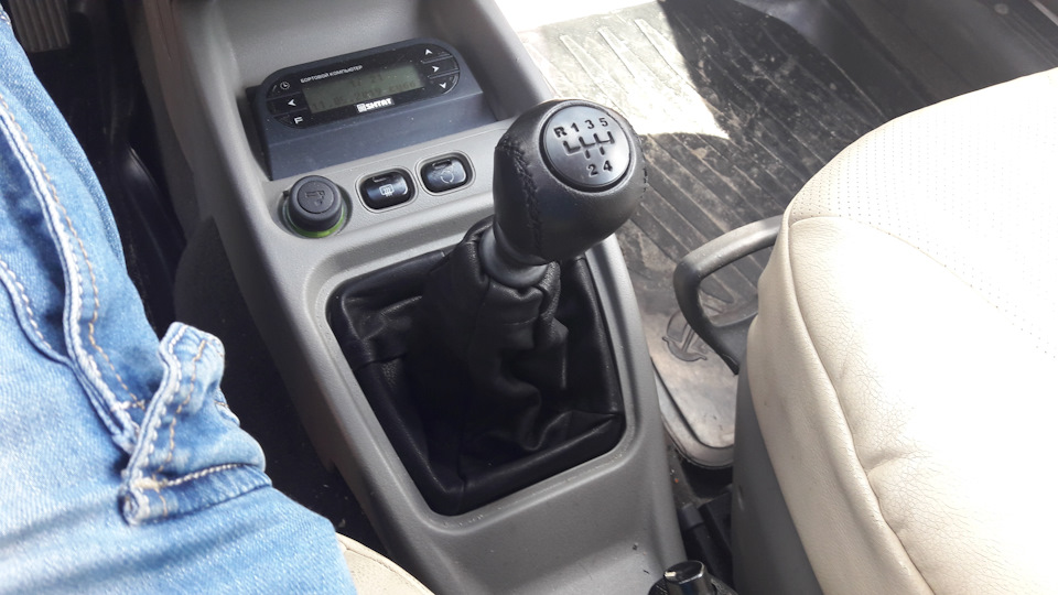 azard ручка кпп калина с рамкой — Lada Калина Универсал (1G), 1,4 л ...