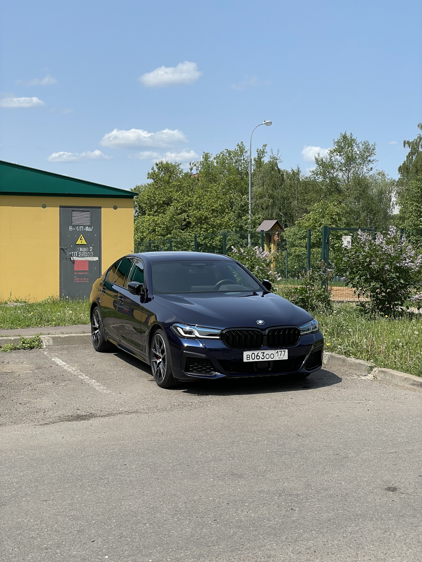 Ноздри и накладки зеркал М стиль — BMW 5 series (G30), 3 л, 2020 года | аксессуары | DRIVE2