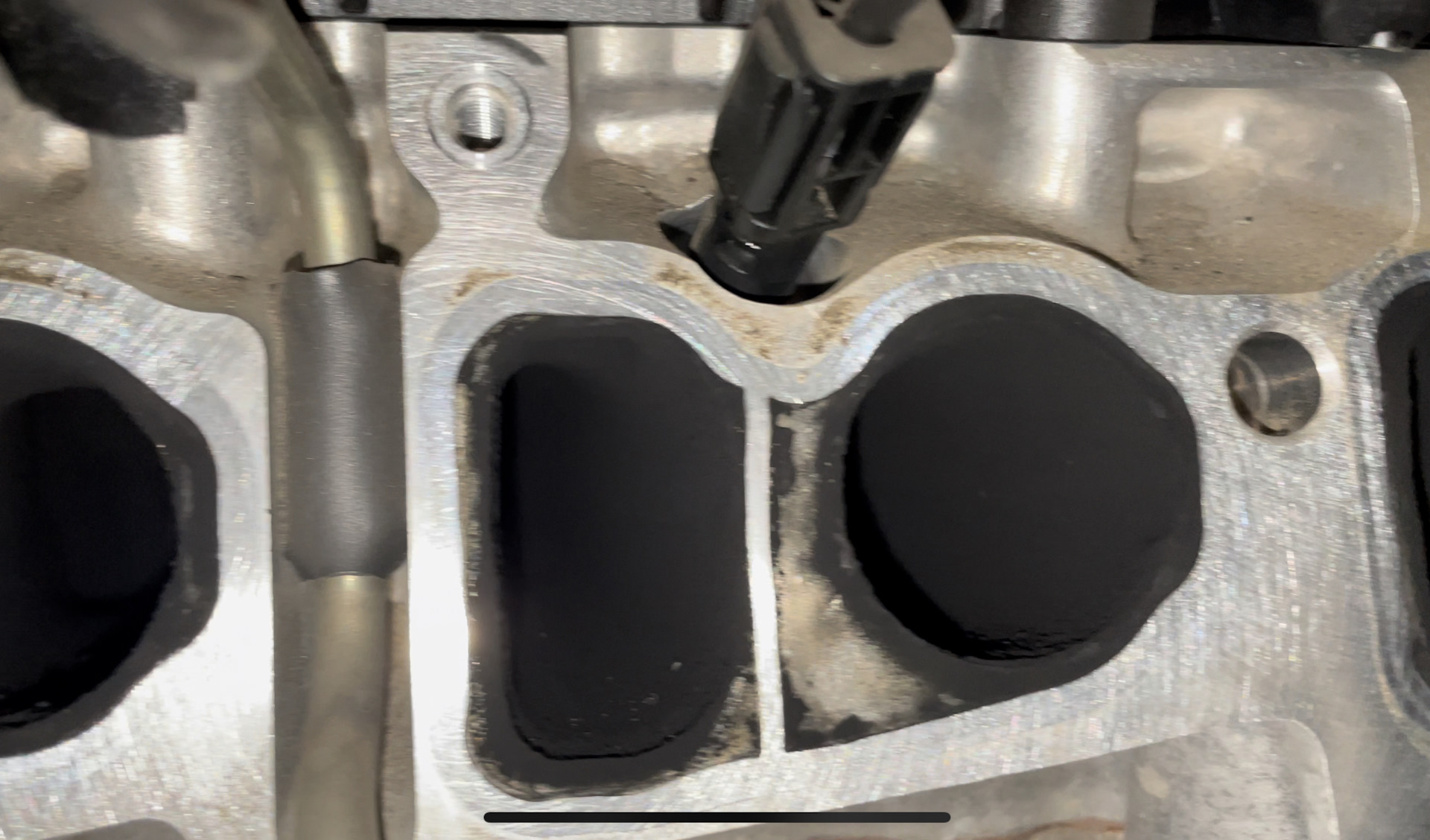 16. Чистка впускного коллектора — BMW 5 series (F10), 2 л, 2016 года ...