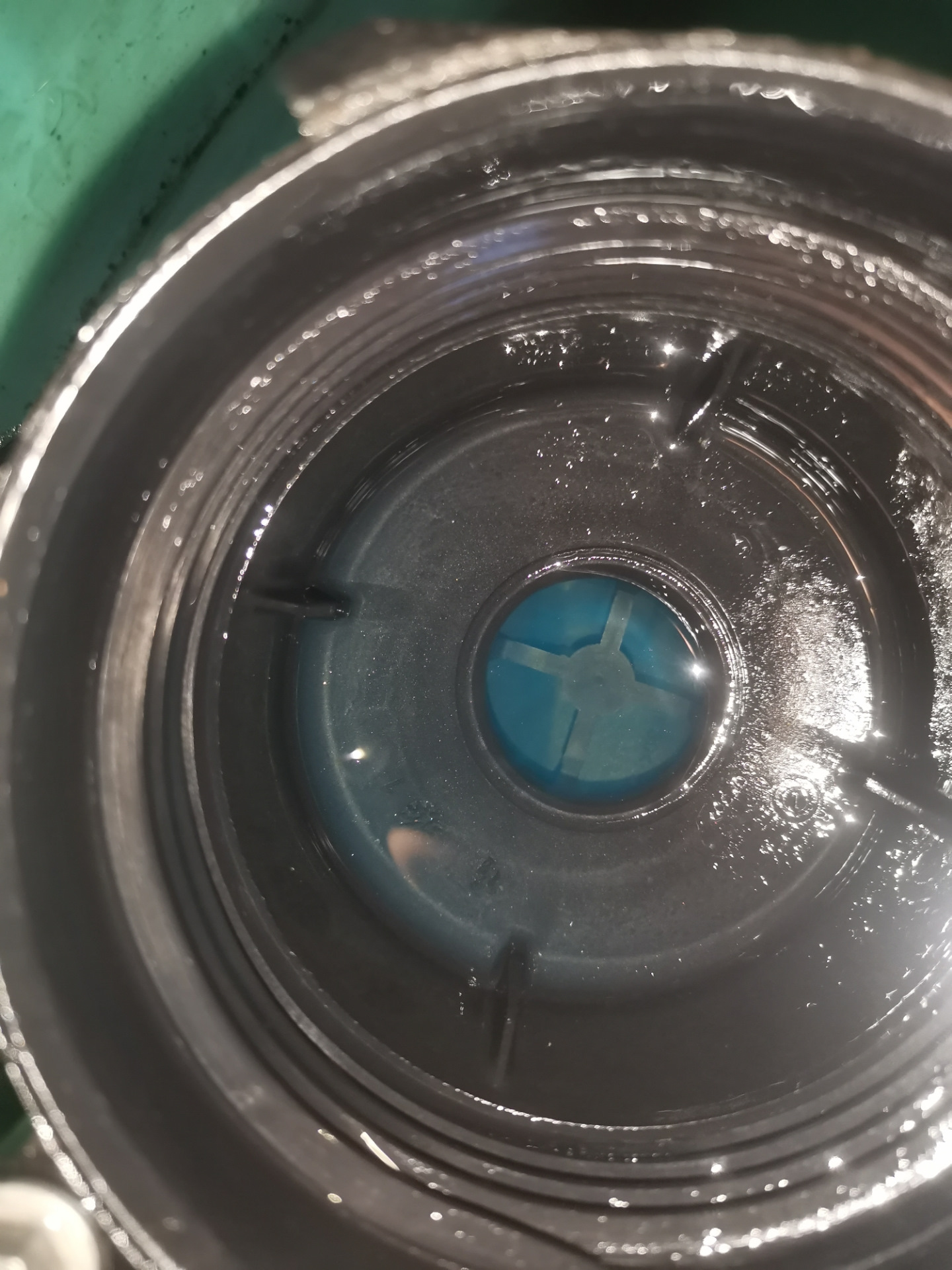 Замена топливного фильтра и щёток (резинок) — Citroen Spacetourer, 2 л ...