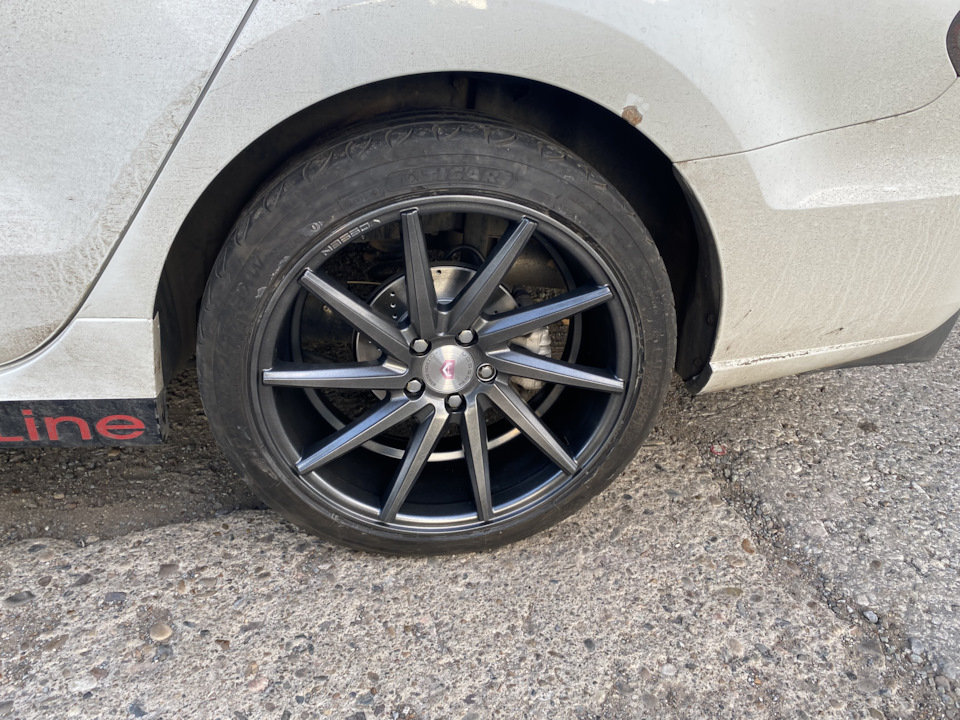 Тормозные диски с перфорацией вкруг — Volkswagen Polo Sedan, 1,6 л ...