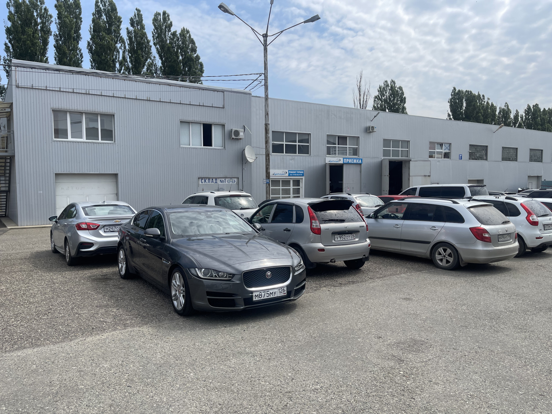 Серенада соловья разбойника — Jaguar XE, 2 л, 2016 года | визит на ...