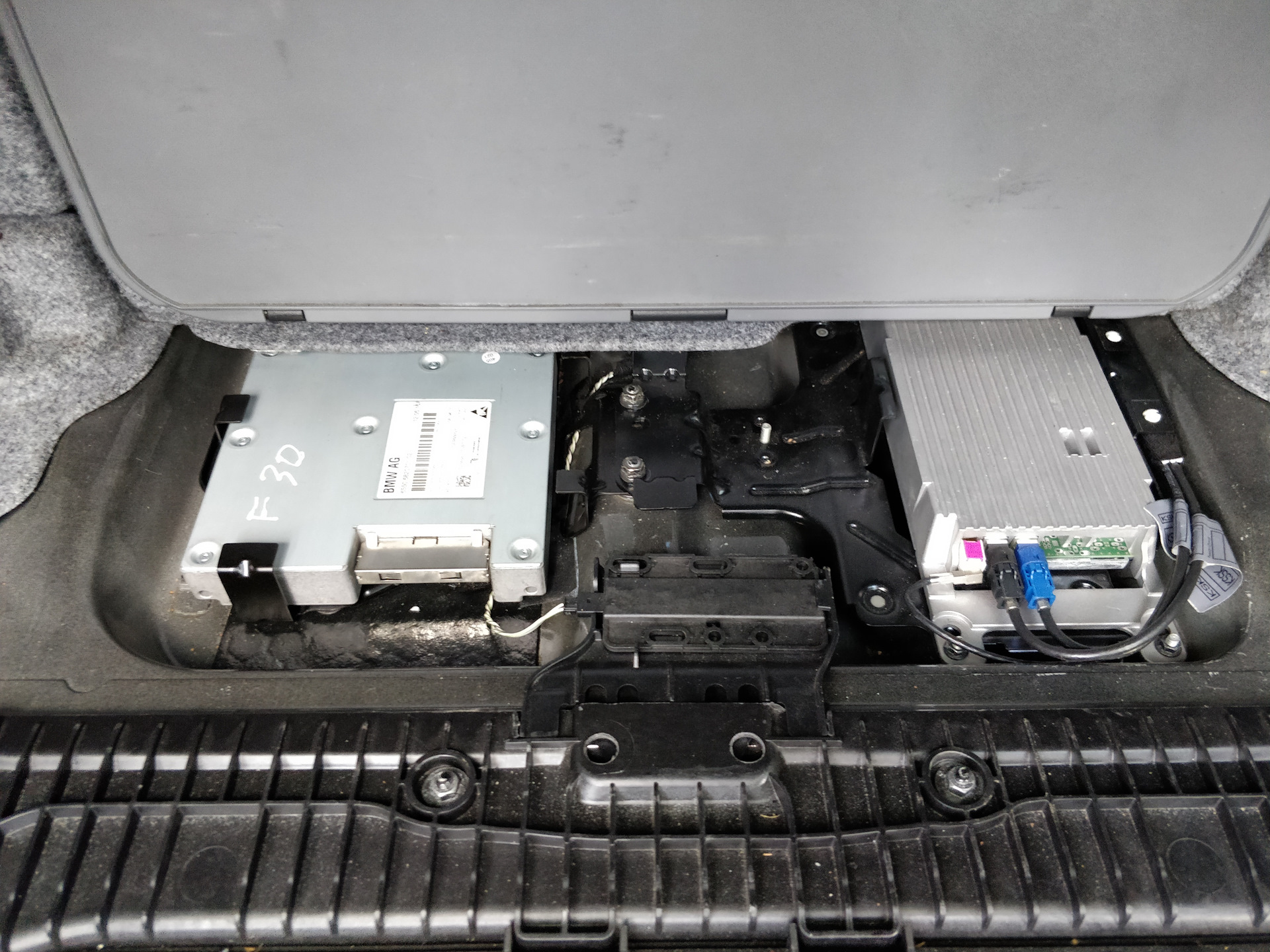 DVB-T2 в CIC — BMW 3 series Convertible (E93), 3 л, 2009 года ...