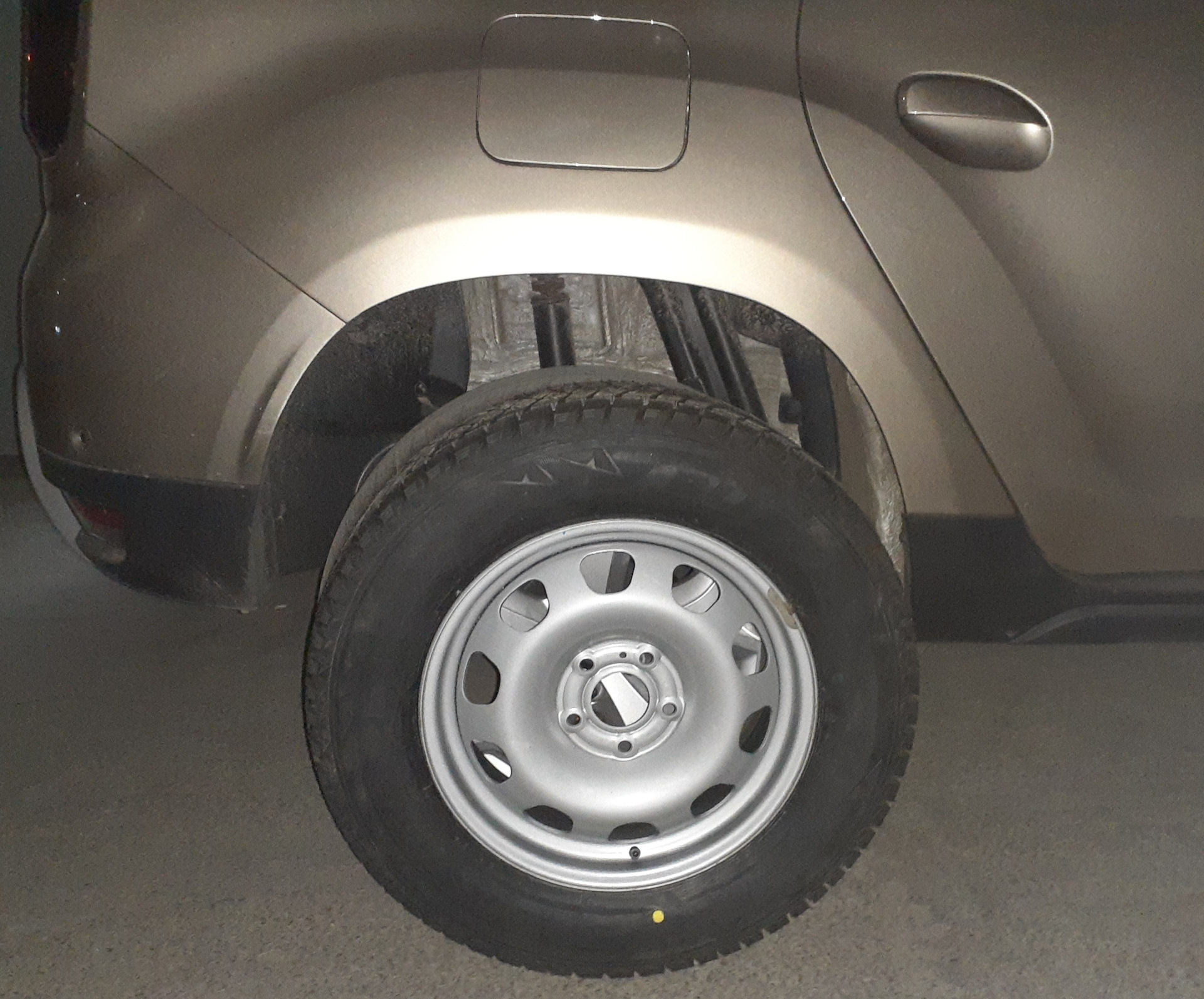 Зимняя резина Bridgestone Blizzak DM-V2 и стальные диски для Renault ...