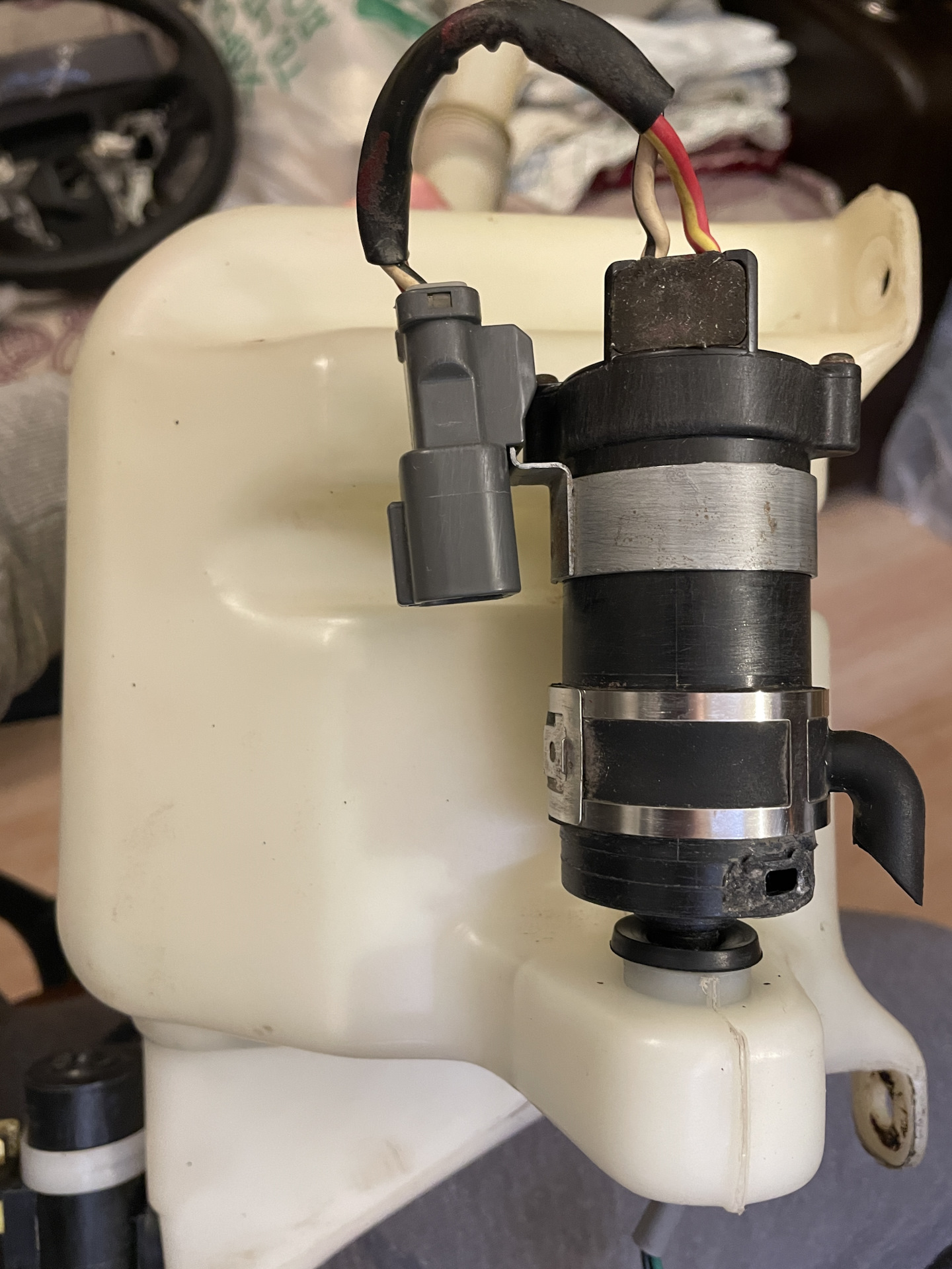 Датчик омывающей жидкости с индикацией на приборную панель (Low Washer ...