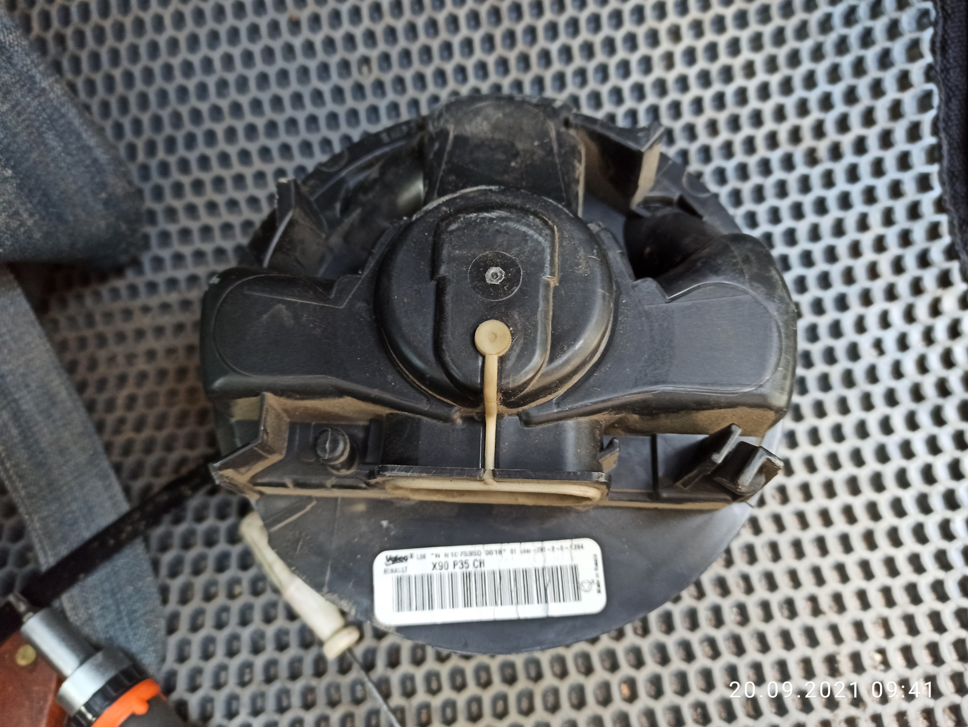 Мотор отопителя — Renault Duster (1G), 1,6 л, 2012 года | своими руками ...