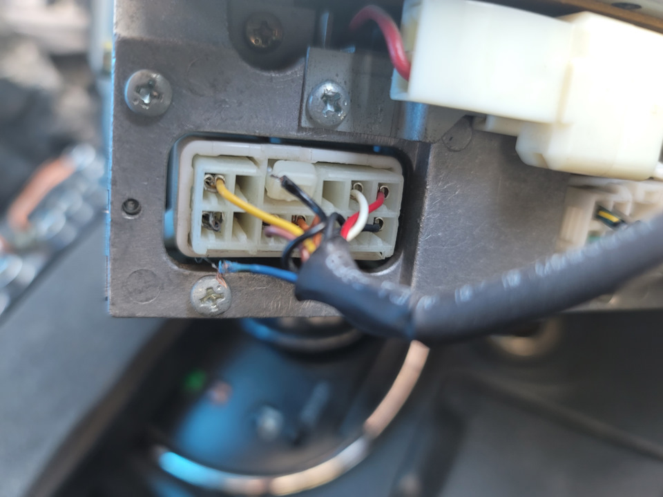 Pioneer MVH-S520Bt в штатную магнитолу Altezza — Toyota Altezza, 2,5 л ...