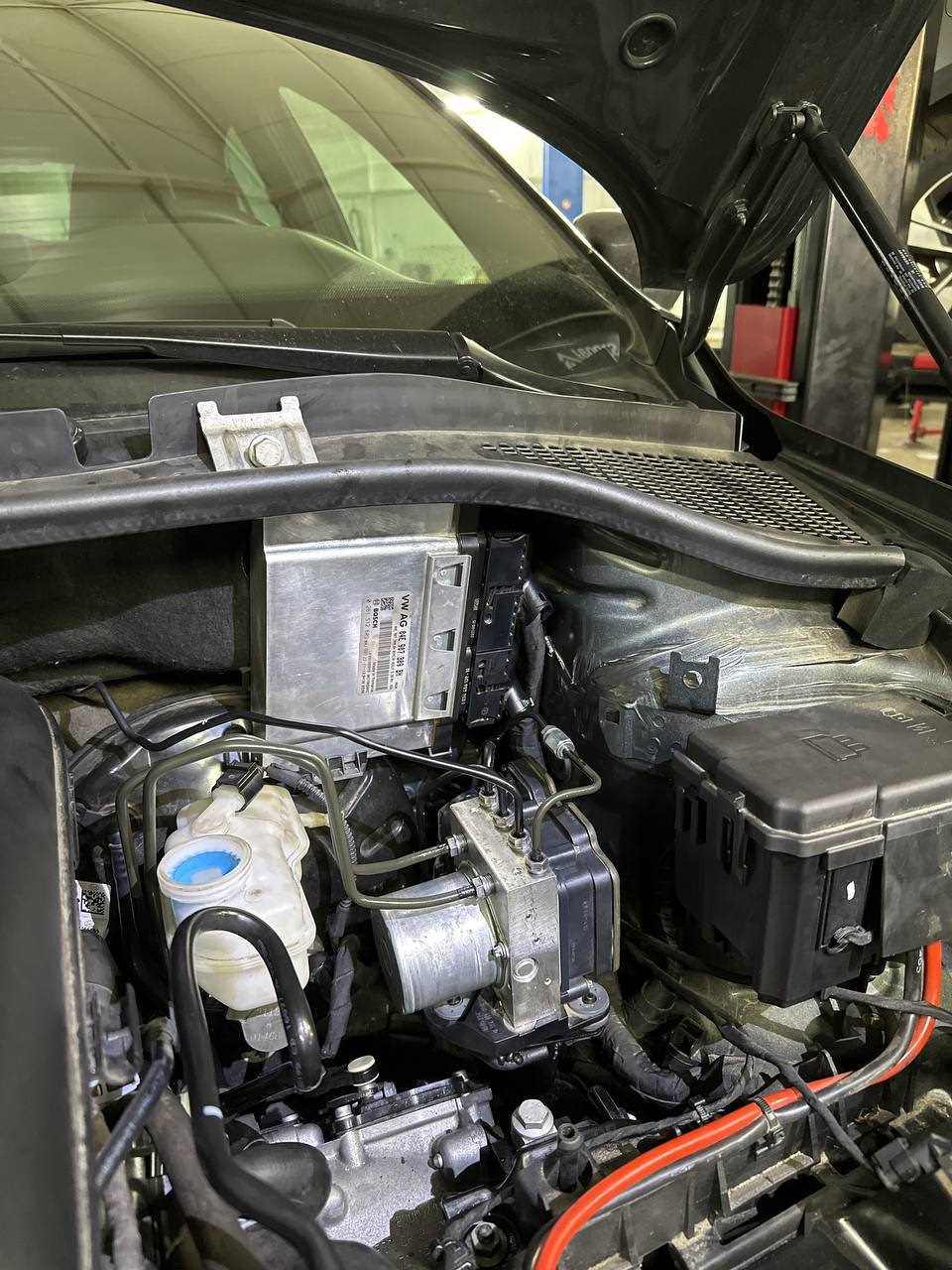 Замена блока ESC на 2Q0614517M ESC High vFGS — Volkswagen Polo liftback ...