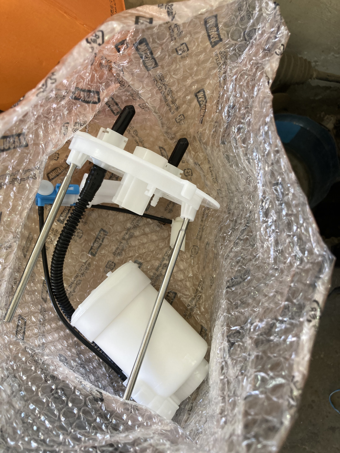 Замена топливного фильтра — Lexus GS (L10), 3,5 л, 2012 года | плановое ...