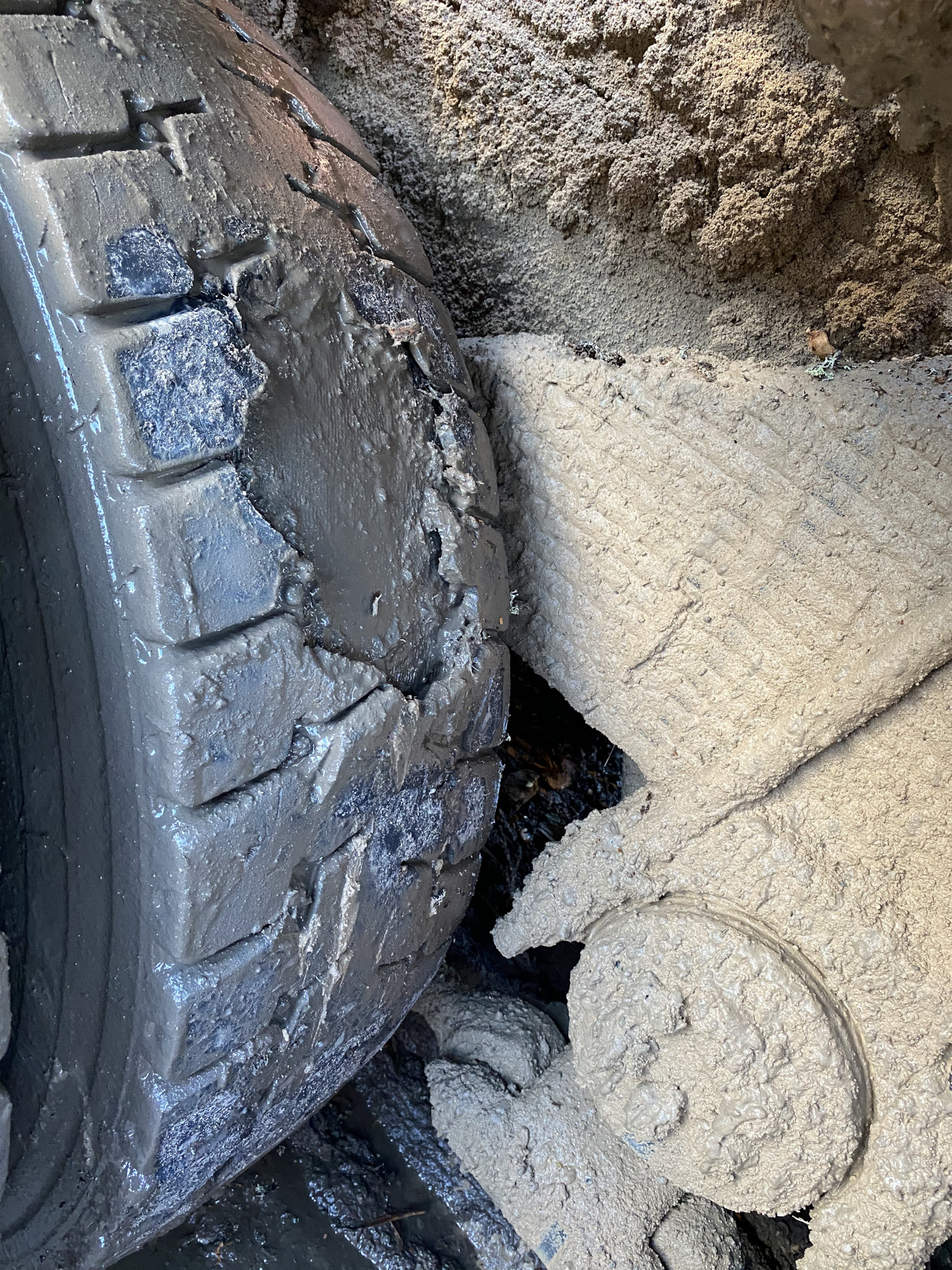 Pirelli после 150 тысяч — Maschinenfabrik Augsburg-Nürnberg, 9,9 л, 2018 года | шины | DRIVE2