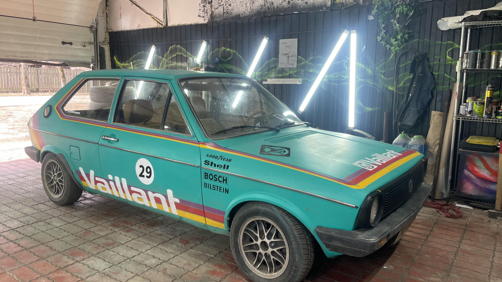 Volkswagen Polo Mk1 1.3 бензиновый 1979 | на DRIVE2