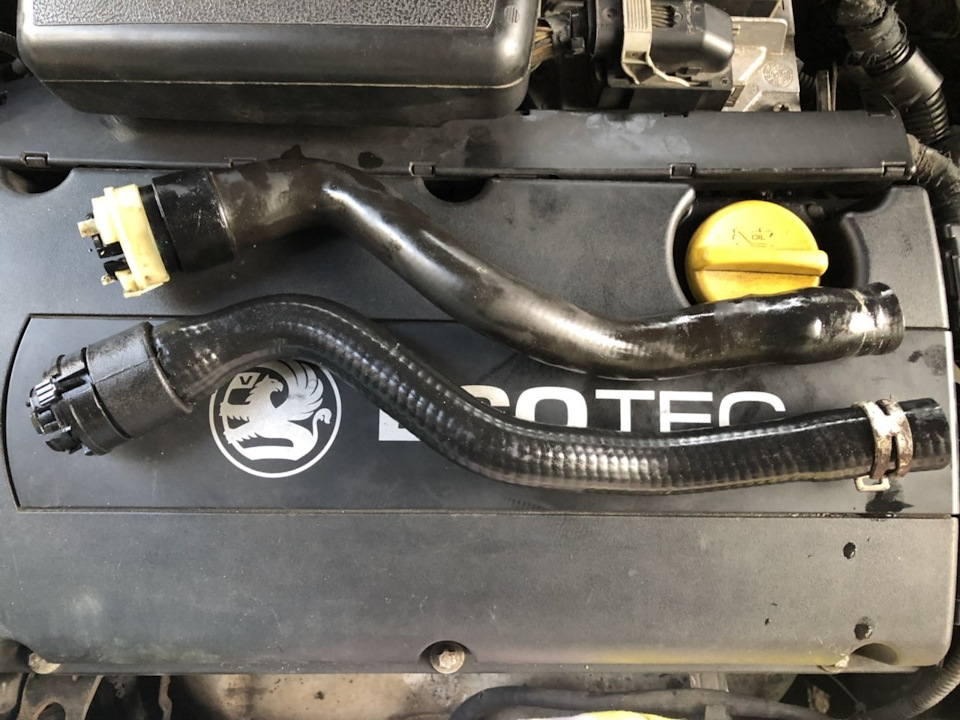 Замена патрубка печки обогревателя Opel 6818568 GM 13118275 — Opel ...