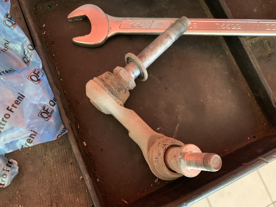 Стойки стабилизатора — Infiniti M (3G), 2,5 л, 2011 года | визит на ...