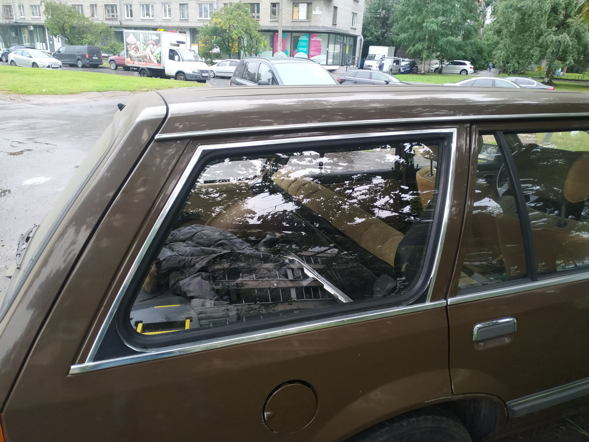 Хром-пакет: боковые стекла багажника — Opel Rekord E, 2 л, 1983 года ...