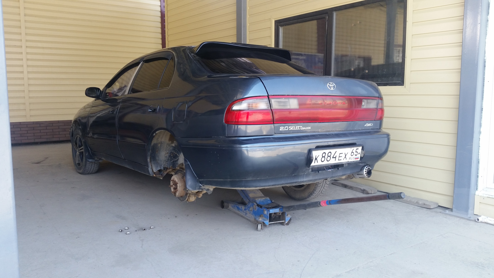 Утро началось с прокола — Toyota Corona (T190), 2 л, 1994 года | шины ...