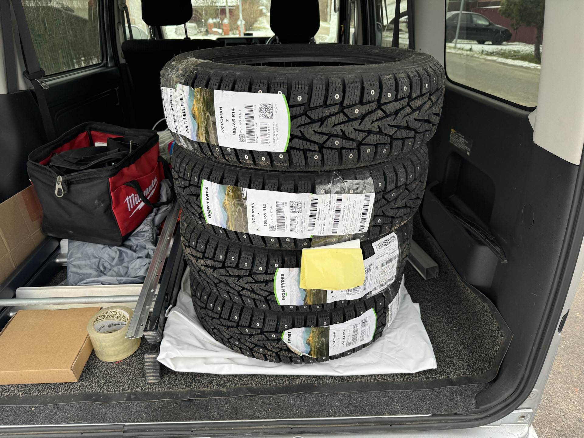 Новая резина — Daihatsu Hijet (S321/S331), 0,7 л, 2018 года | шины | DRIVE2