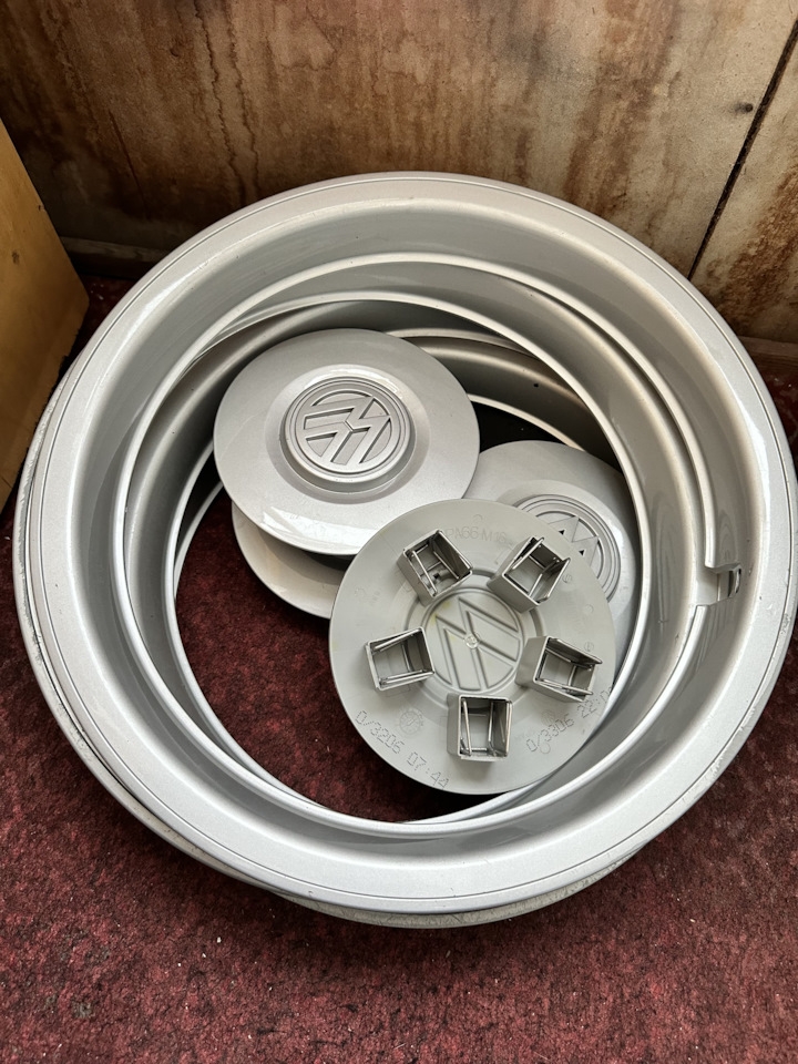 Штампованные диски 6Jx15 ET-35 5x100 на Volkswagen Golf Mk3, Volkswagen ...