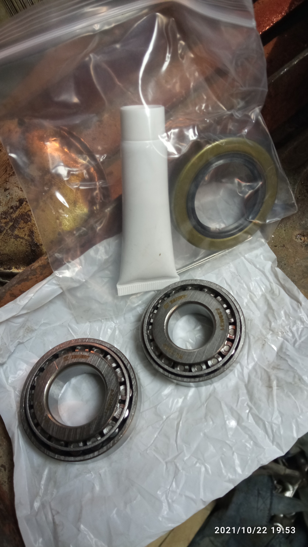 Замена сайлентблоков заднего рычага, задних тормозных цилиндров и ...