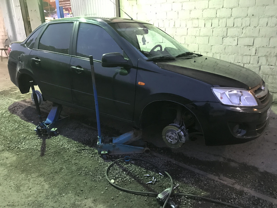 17 — Lada Гранта, 1,6 л, 2012 года | колёсные диски | DRIVE2