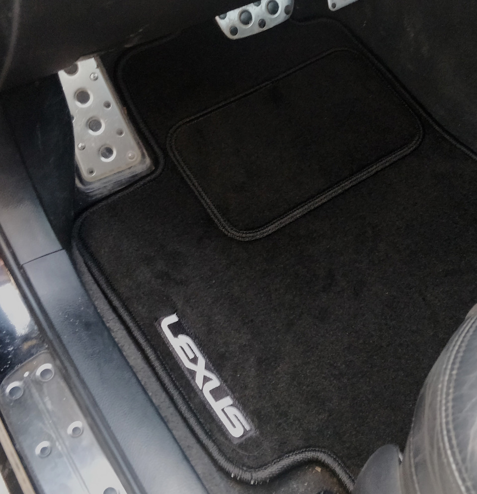 Перешив руля, ручки КПП, коврики и мелочи — Lexus IS I, 2 л, 1999 года ...