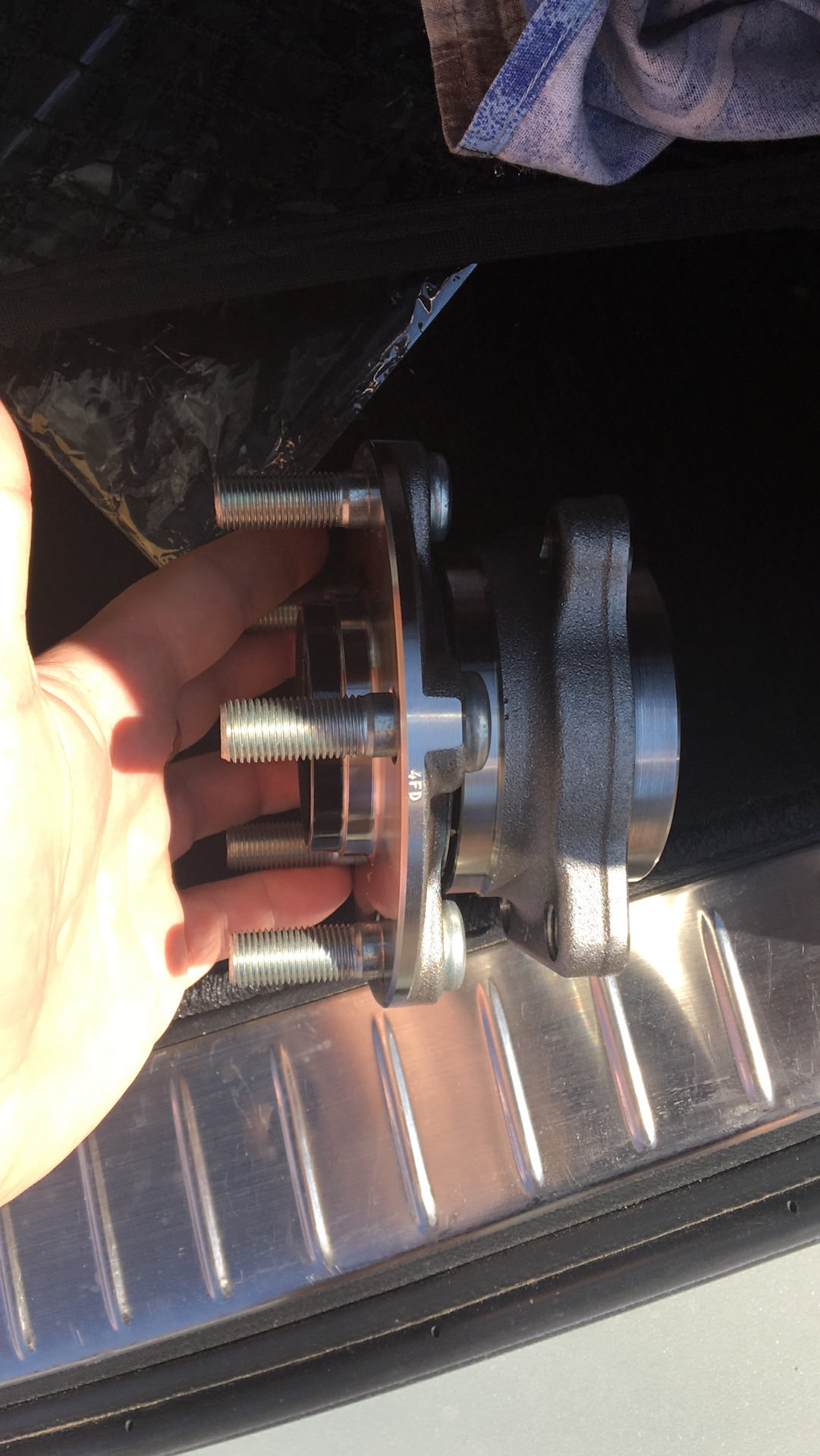 Замена передней ступицы — Subaru Outback (BP), 3 л, 2003 года | своими ...