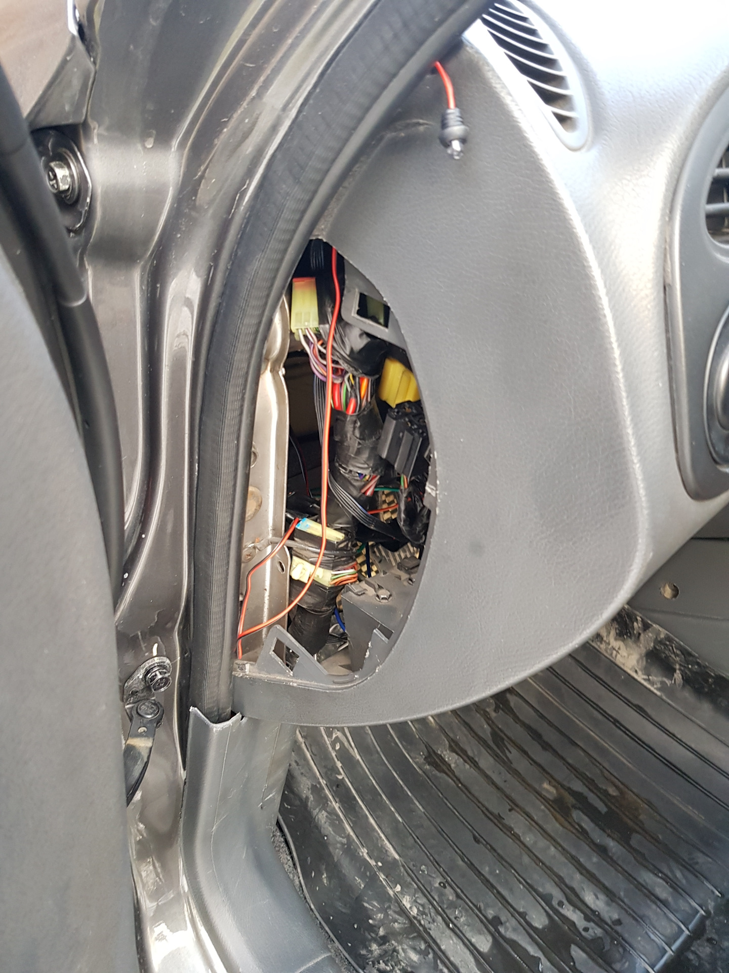 Реле поворототков — устранение щелканья — ЗАЗ Chance, 1,5 л, 2011 года ...