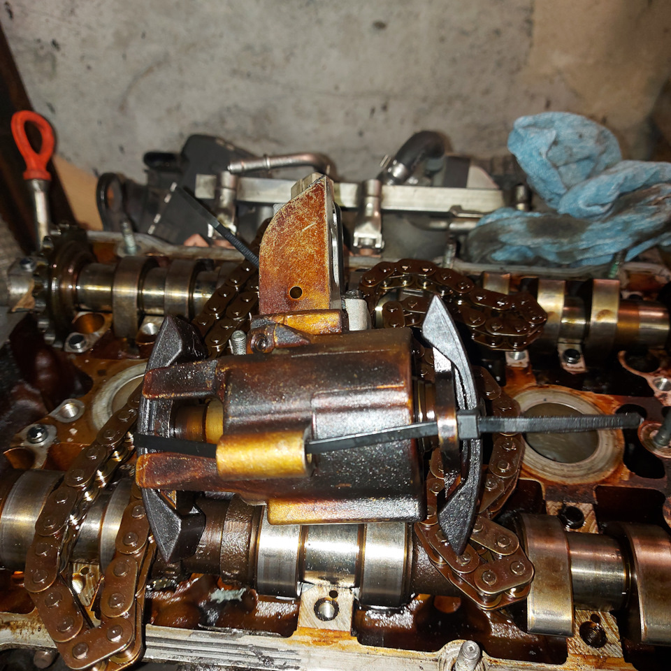 078109088H Регулятор фаз газораспределения (1-3 цилиндры) / AUDI A-4,6 ...