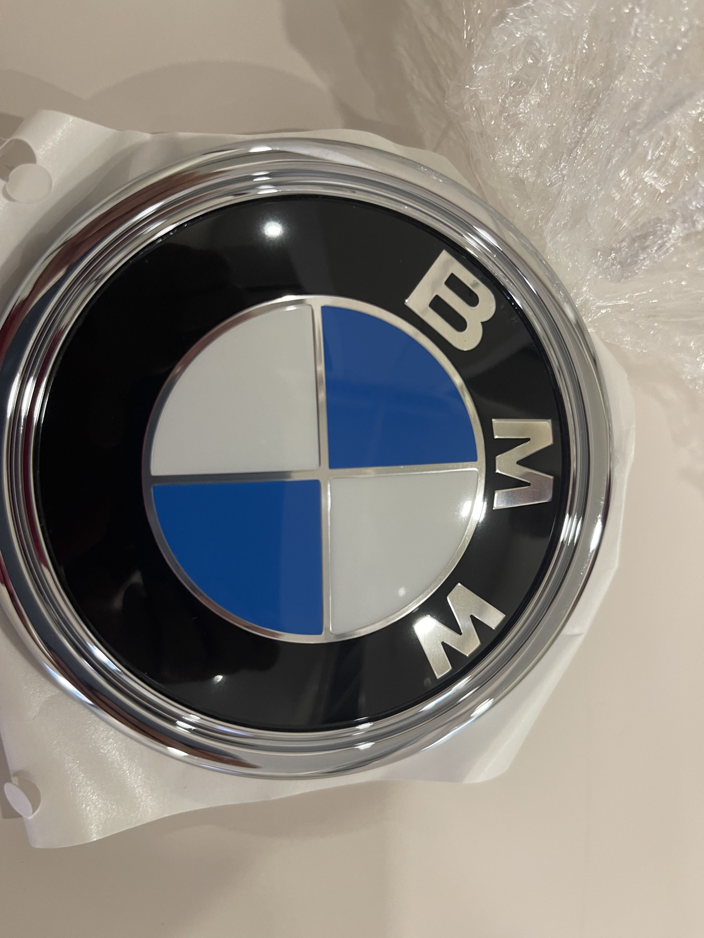 Эмблема крышки багажника — BMW X5 (E70), 2,9 л, 2008 года | расходники ...