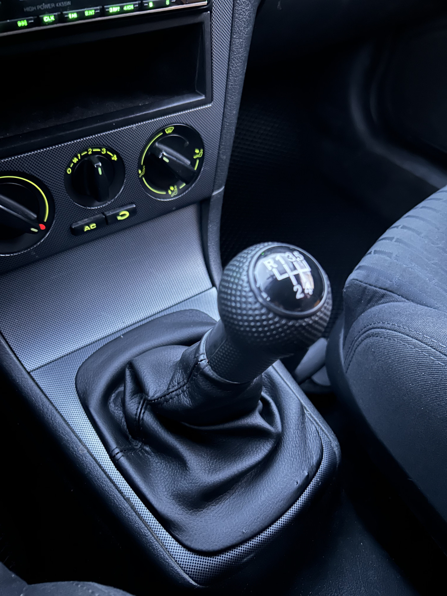 Ручка кпп от Golf 4 — Skoda Octavia A4 Mk1, 1,6 л, 2007 года ...
