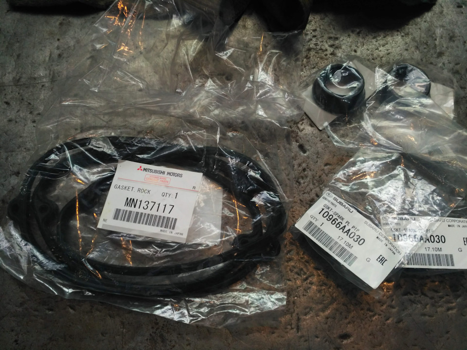 Прокладки свечных колодцев — Mitsubishi Galant (9G), 2,4 л, 2008 года ...