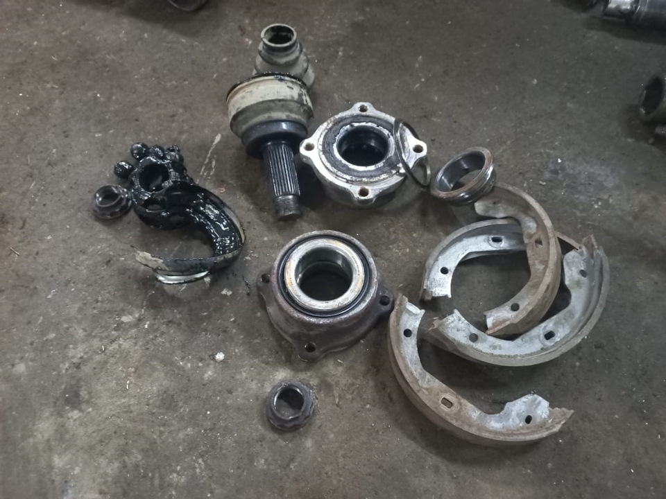 Замена задних ступичных подшипников — BMW X5 (E70), 3 л, 2011 года ...