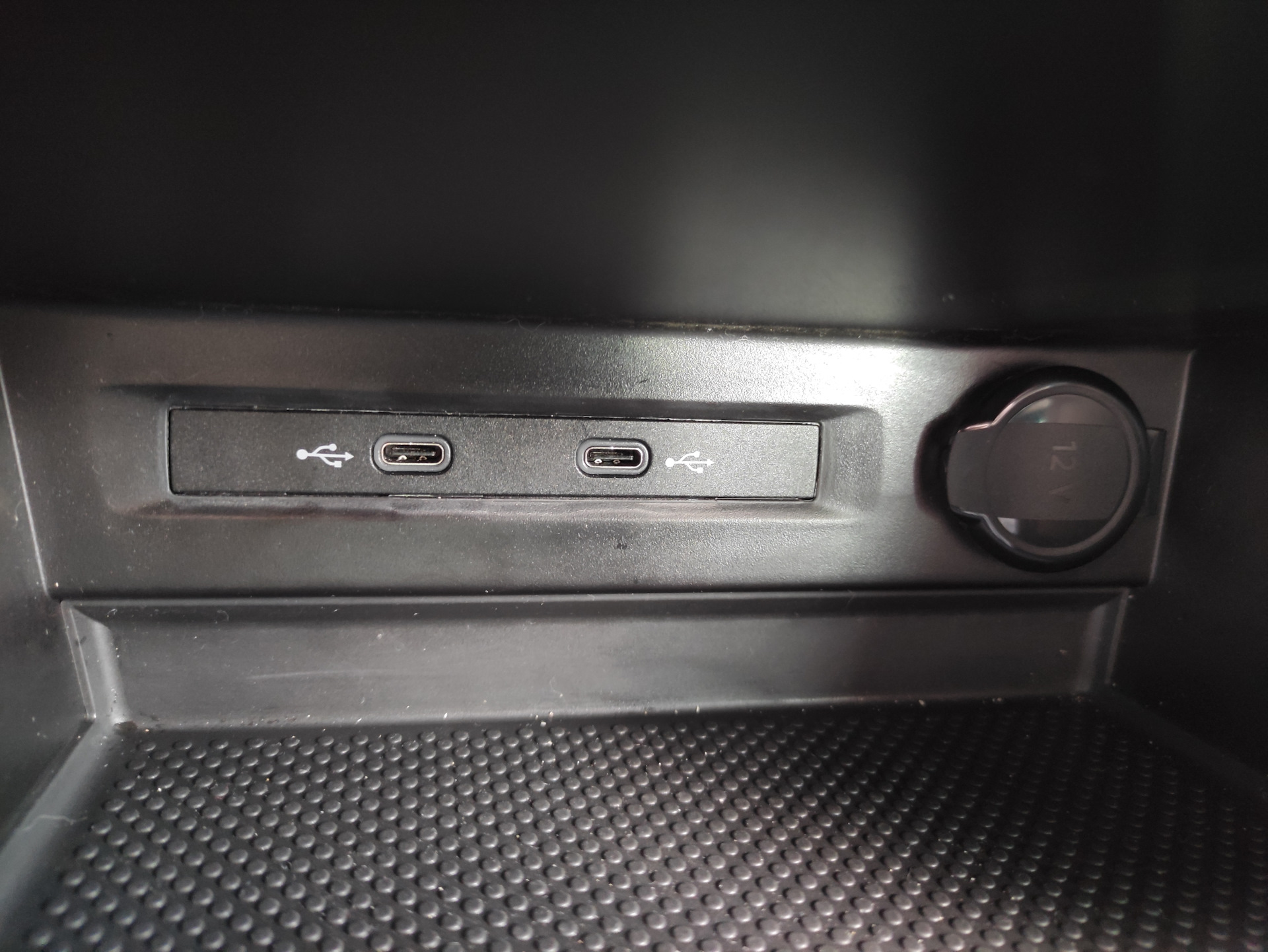 Панель Usb + Type C — Volkswagen Tiguan (2G), 2 л, 2021 года ...