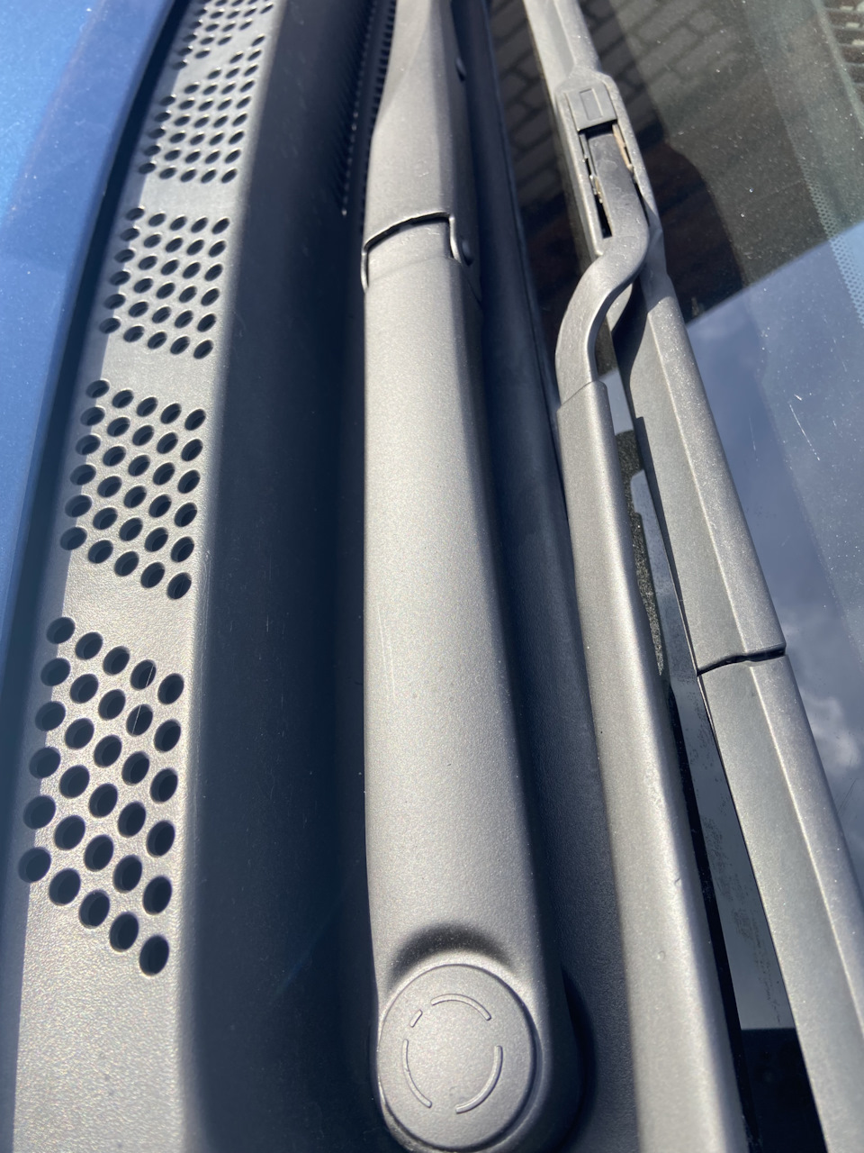 Покраска поводков и новая эмблема — KIA Ceed SW (2G), 1,6 л, 2012 года ...