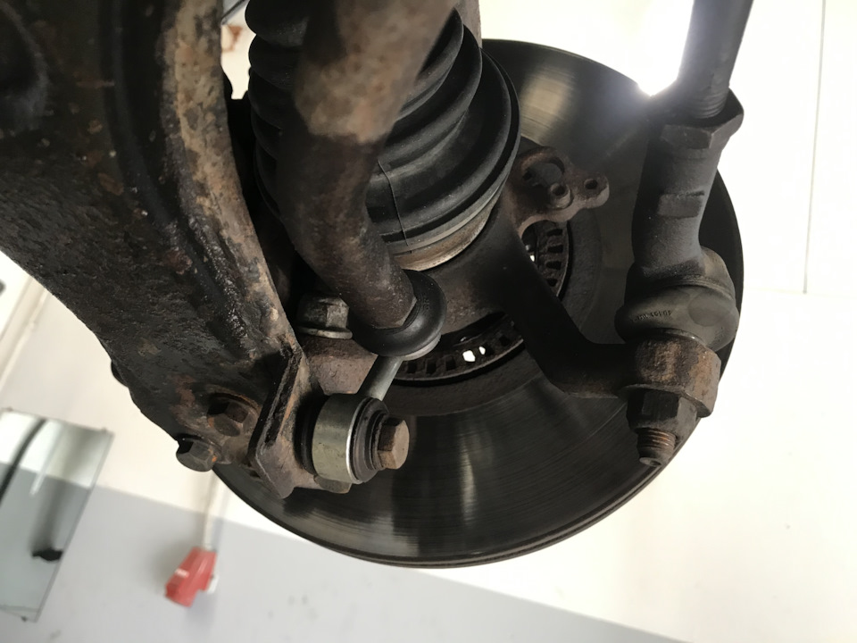 Пыльники тормозных дисков — Volkswagen Golf Mk3, 1,8 л, 1993 года ...