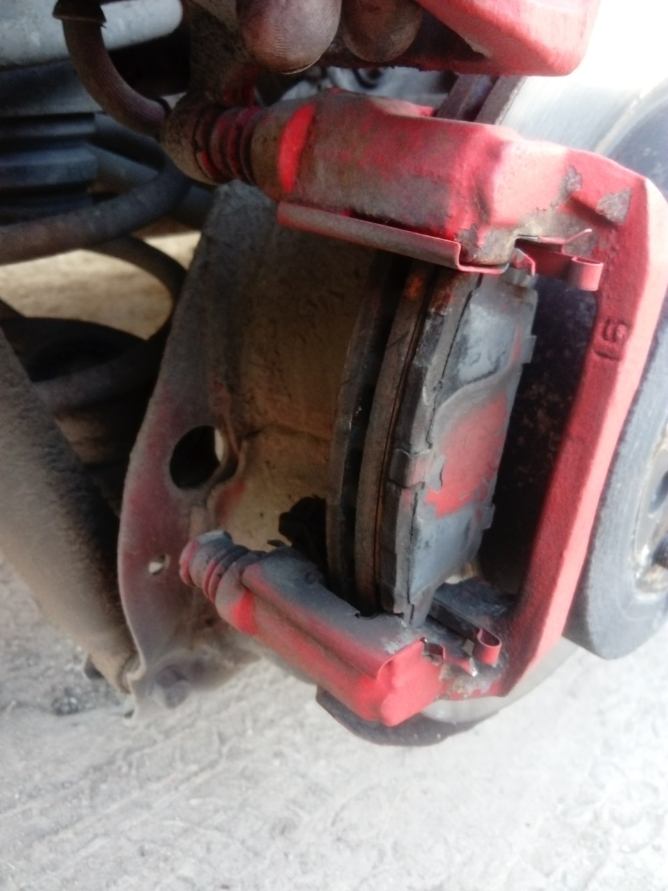 Замена колодок задних на Мазду — Mazda MPV III, 2,3 л, 2006 года ...