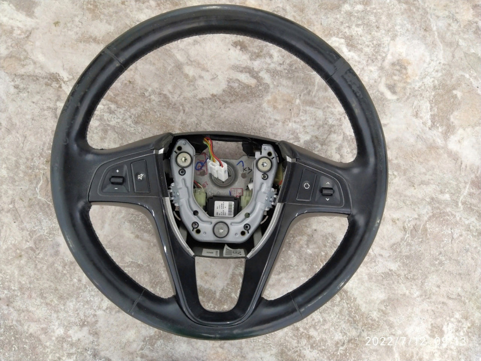 Старый руль в новый руль🤭 — Hyundai Solaris (1G), 1,6 л, 2013 года ...