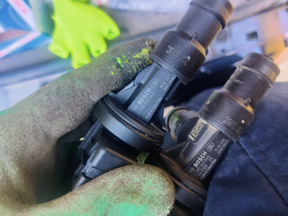 10. Замена клапана вентиляции топливного бака. — BMW X3 (G01), 2 л ...