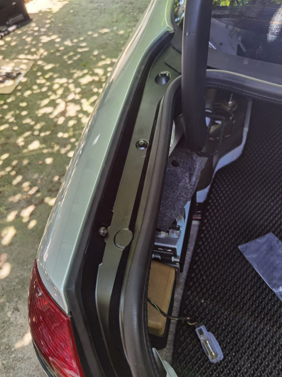 Вода в багажнике W211 — Mercedes-Benz E-Class (W211), 2,2 л, 2007 года ...