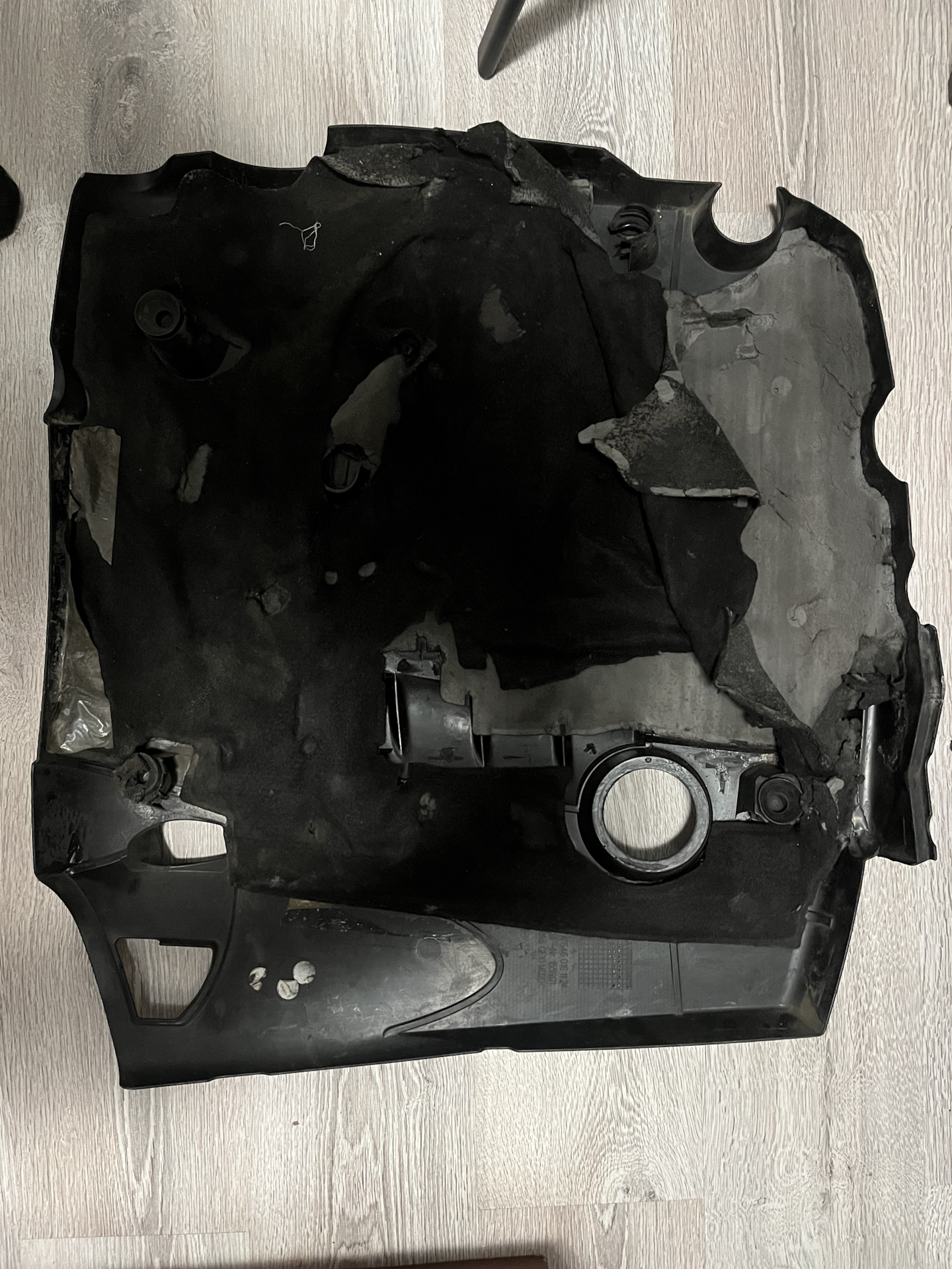 Шумоизоляция крышки двигателя — Mercedes-Benz E-Class (W211), 2,2 л ...