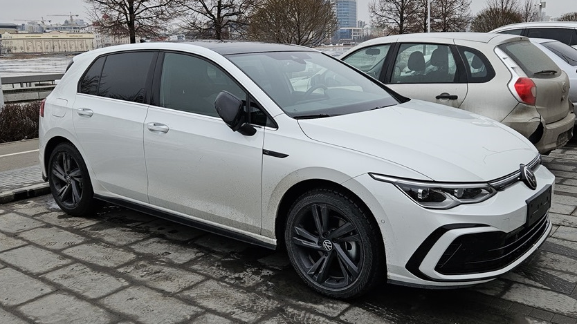 Volkswagen Golf Mk8 1.4 бензиновый 2021 | R-Line на DRIVE2