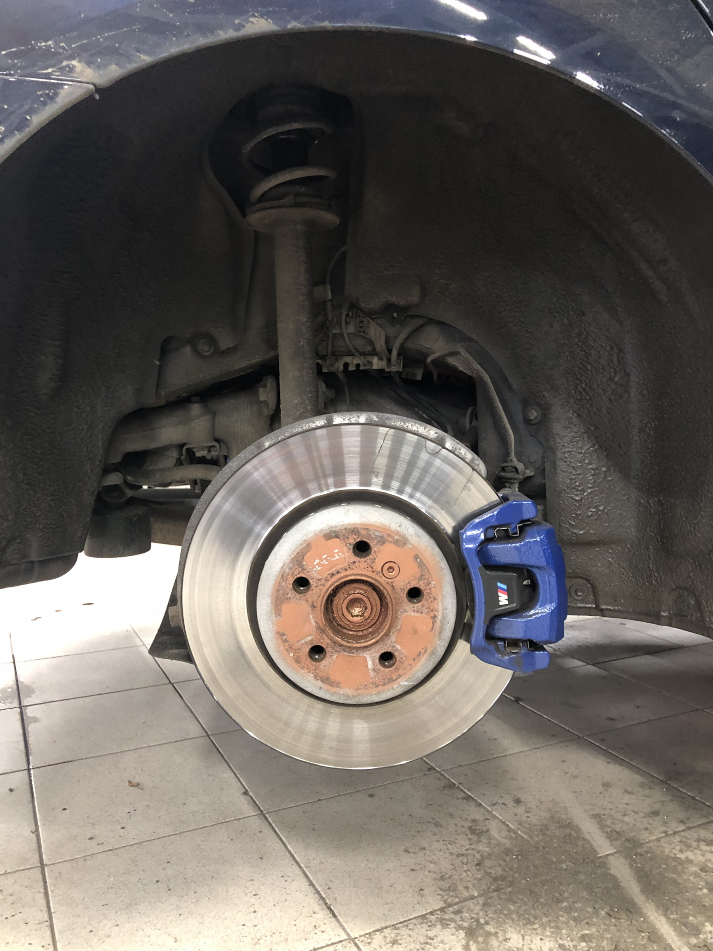 Замена тормозов — BMW 5 series (G30), 3 л, 2018 года | визит на сервис ...