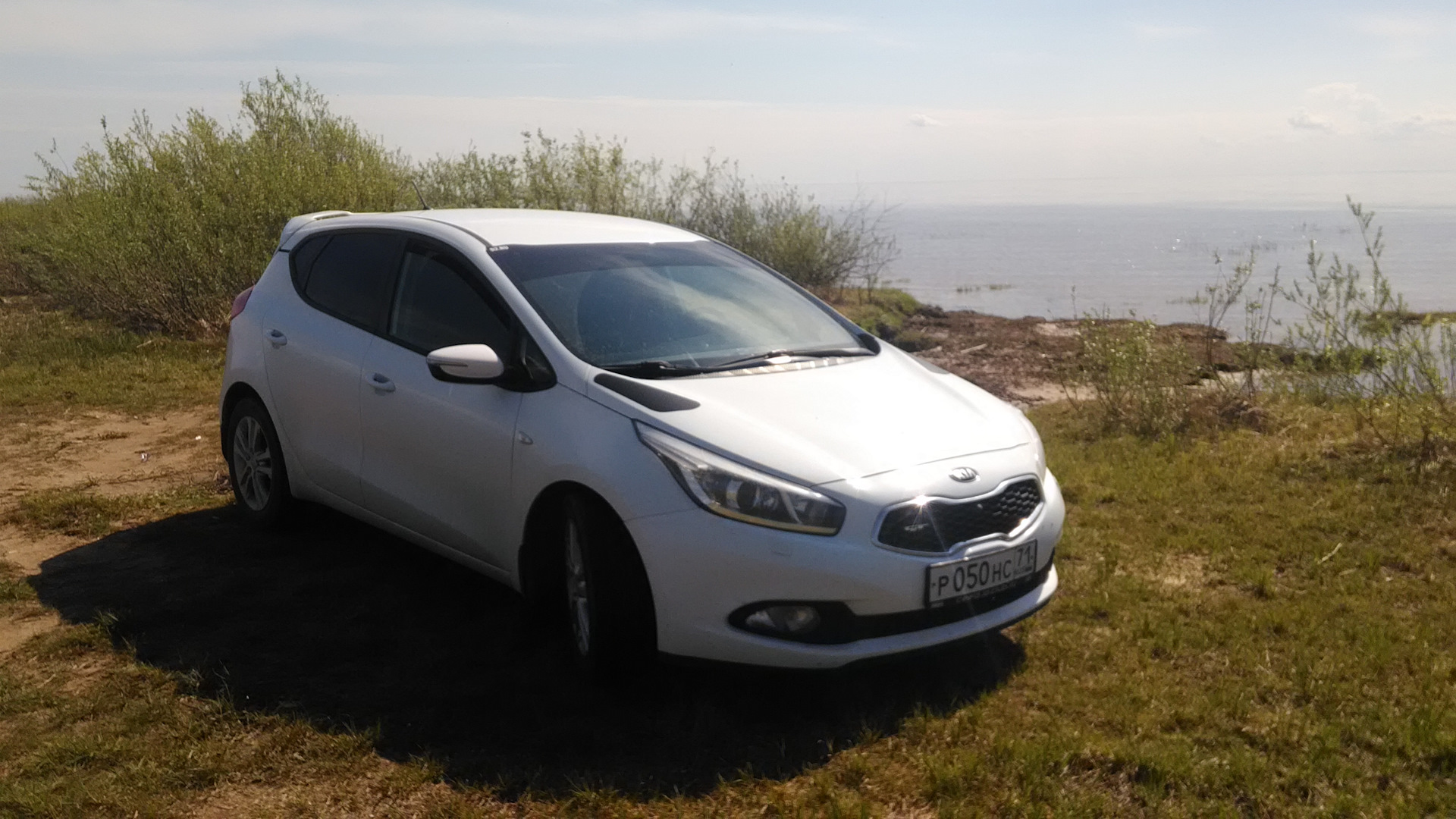 просто фото на озере — KIA Ceed (2G), 1,6 л, 2013 года | фотография | DRIVE2