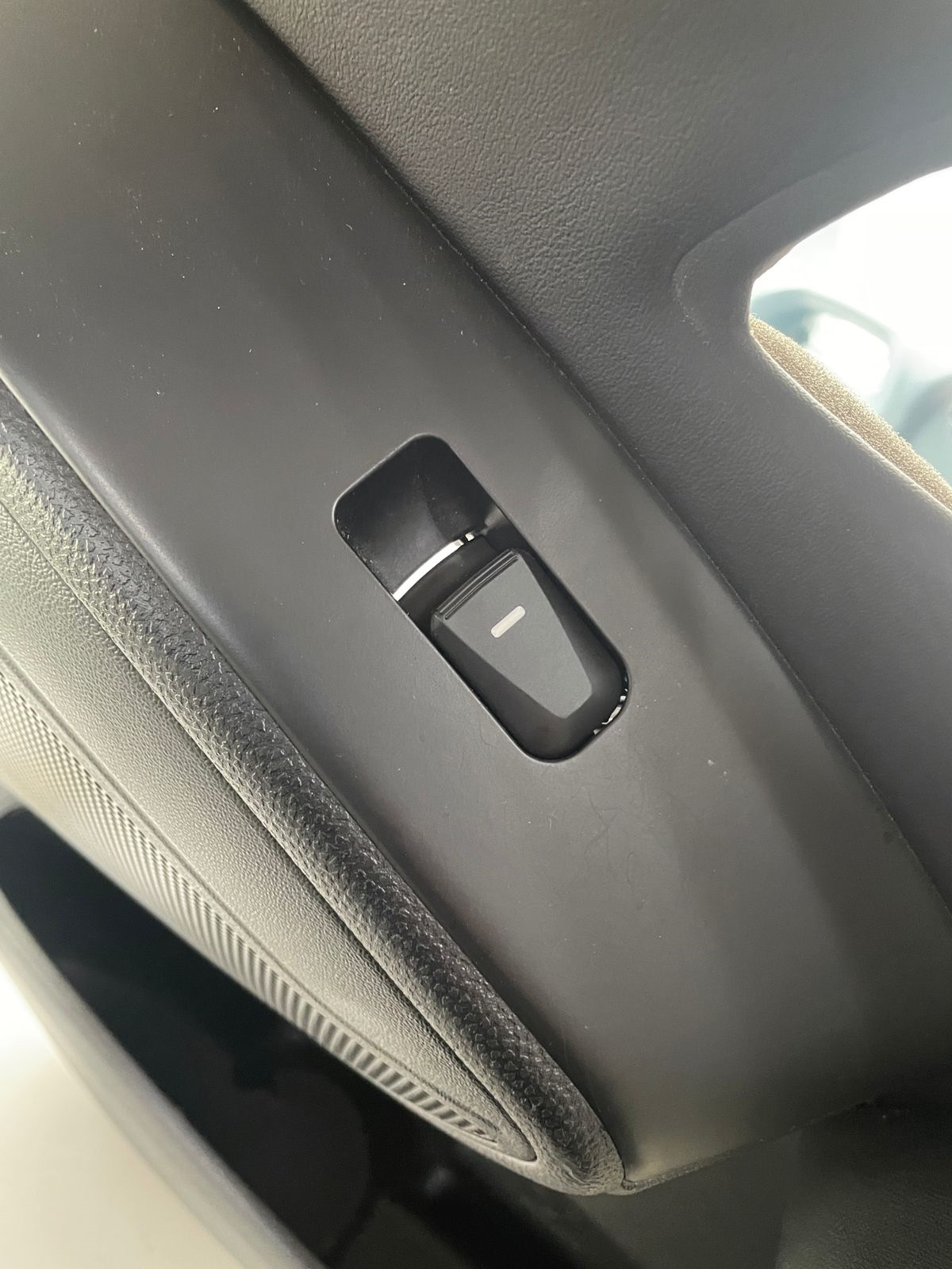 Замена кнопок стеклоподъемника — Hyundai ix35, 2 л, 2012 года | своими ...